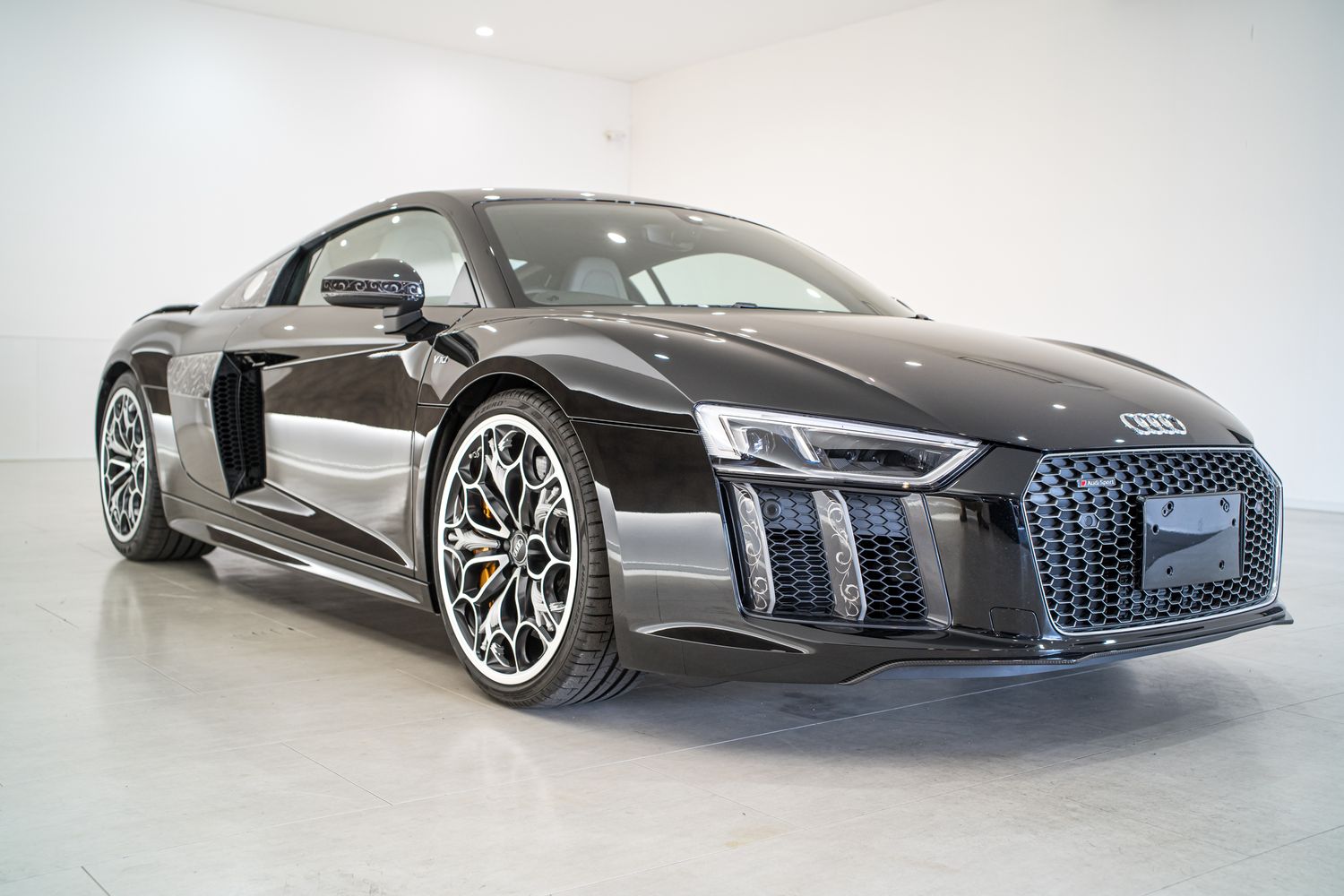2018 Audi R8 V10 Star of Lucis Final Fantasy XV spec Auction | SBX Cars ...